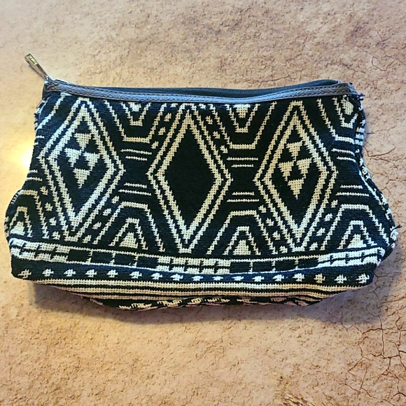 thirty-one | Bags | Reversible Zipper Pouch | Poshmark